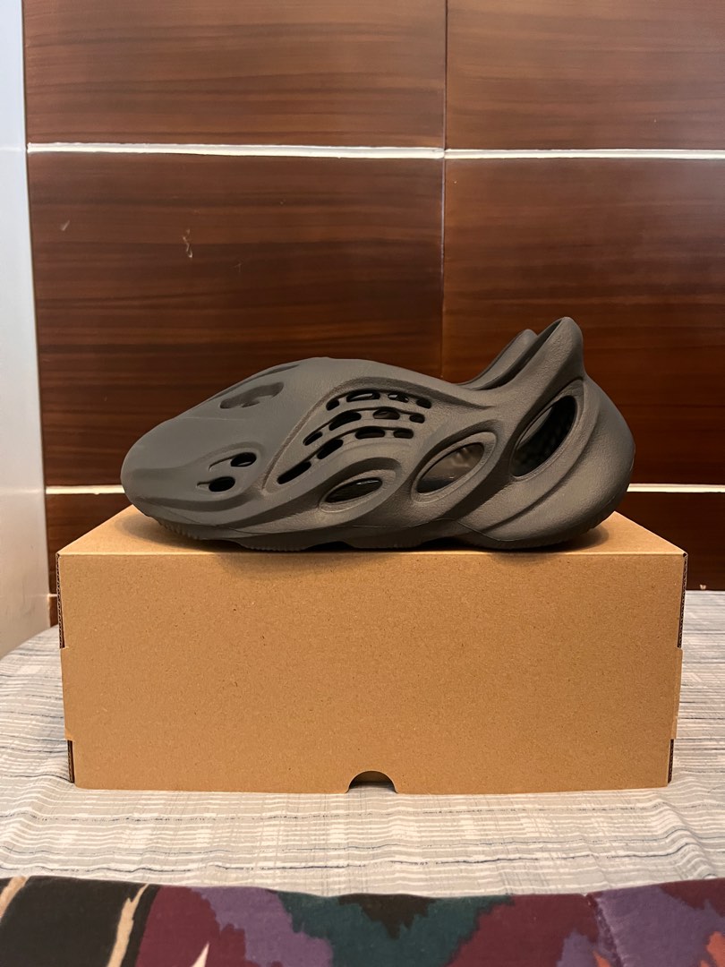 Yeezy Foam Runner Carbon, Men's Fashion, Footwear, Sneakers on Carousell