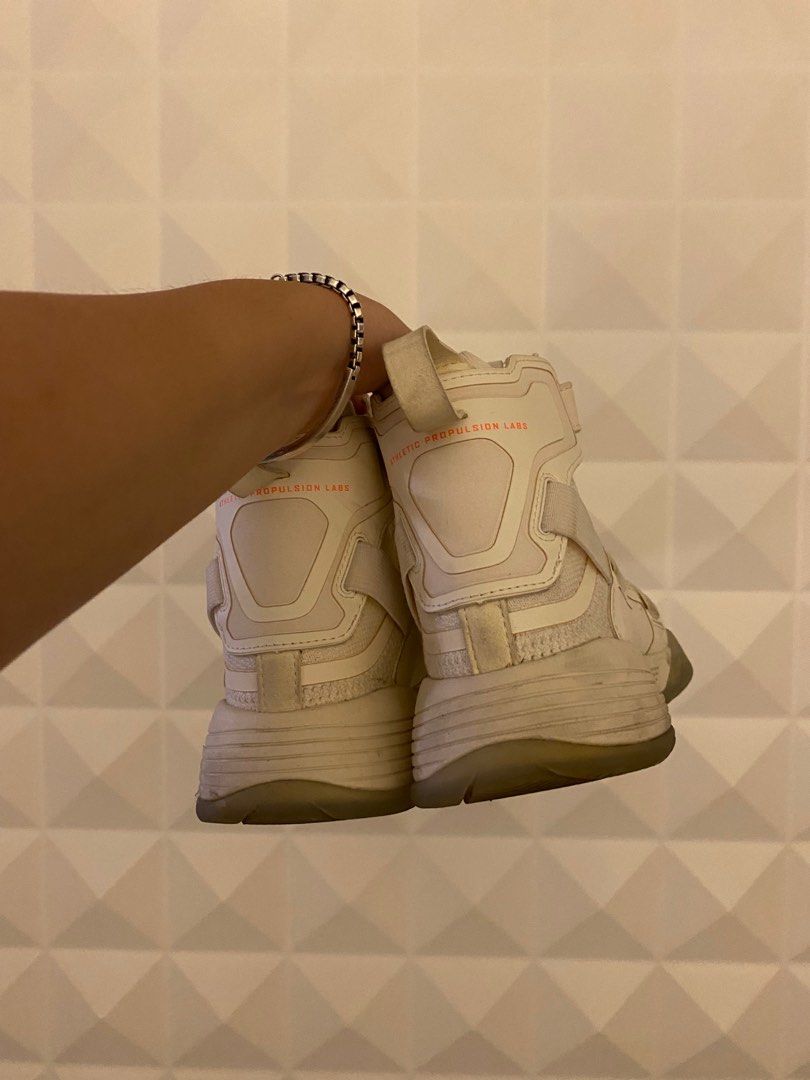 APL superfuture籃球鞋 彈簧鞋（可議）, 她的時尚, 鞋, 運動鞋在旋轉拍賣