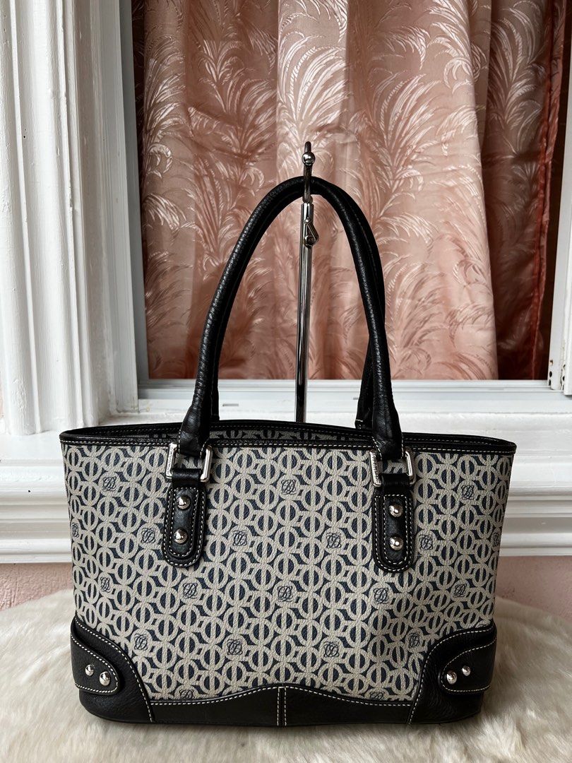 Authentic Louis Quatorze Leather Monogram Shoulder Bag in Dark Brown ...