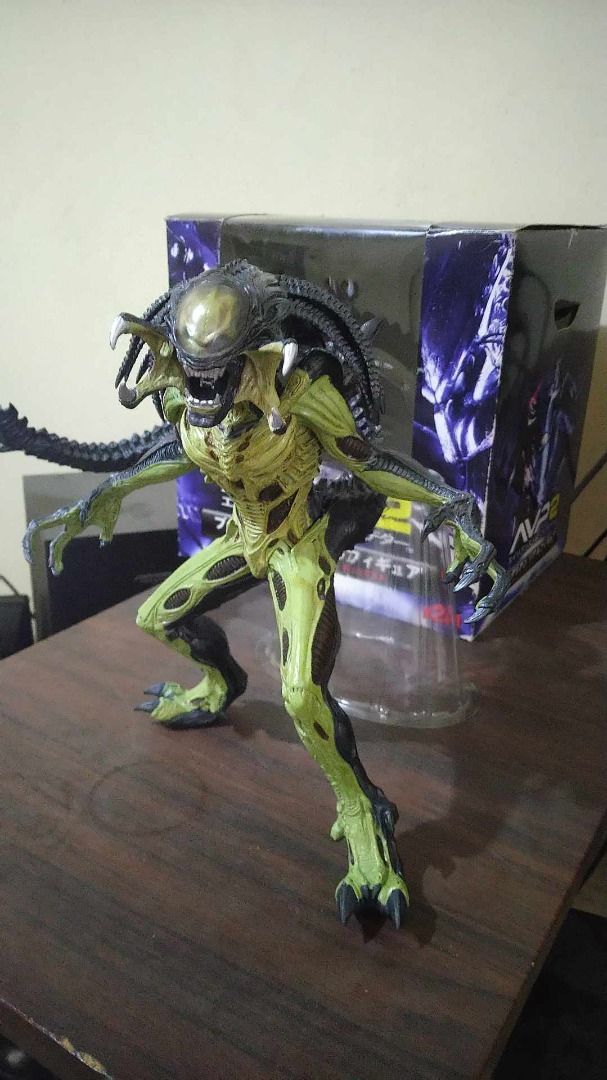 AVP2 Predalien furyu 2008 figure japan version real color, Hobbies ...