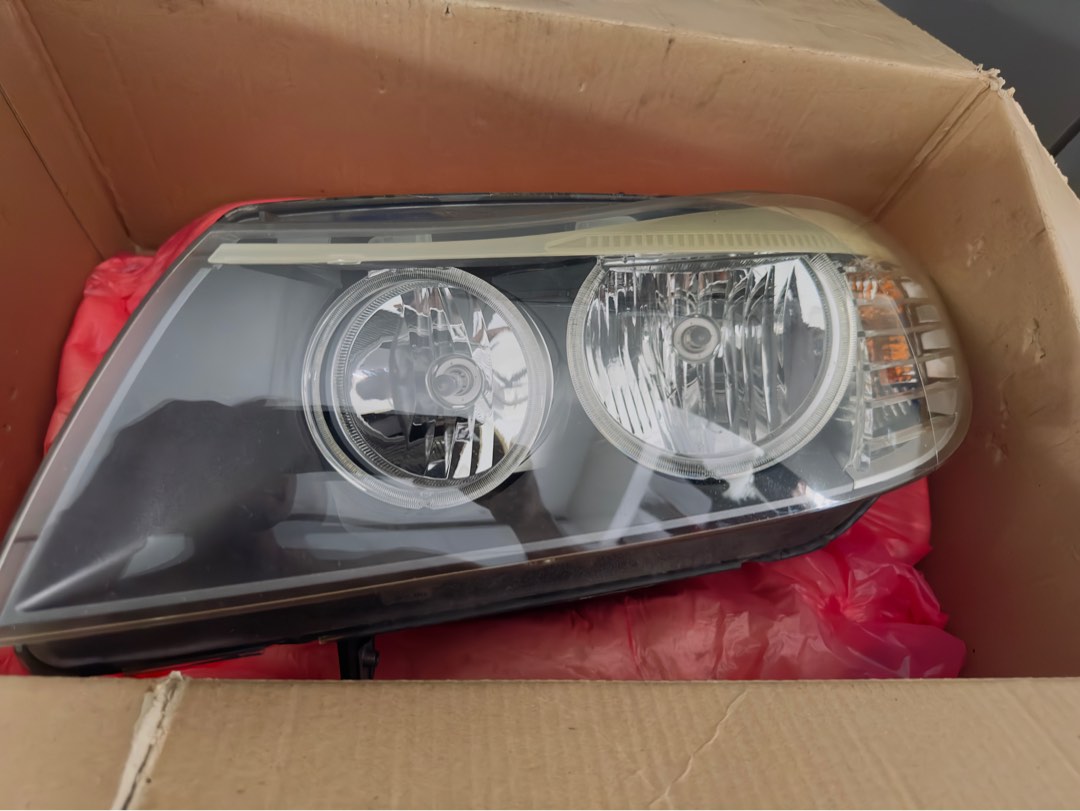 BMW E90 PRE-LCI HEADLIGHT UNIT, Car Accessories, Electronics & Lights ...