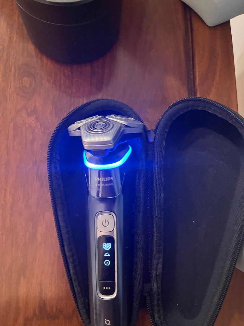 Box packed Philips Shaver series 9000 Wet & Dry electric shaver, Beauty ...