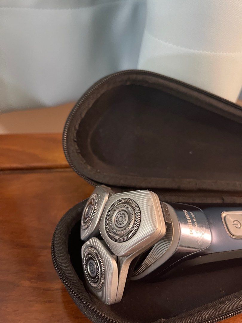 Box packed Philips Shaver series 9000 Wet & Dry electric shaver, Beauty ...