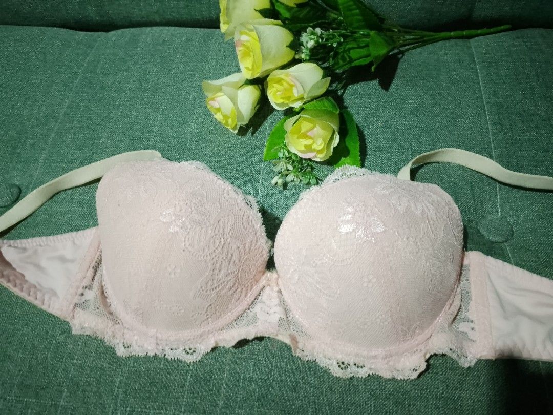 Bras, Women's Fashion, New Undergarments & Loungewear on Carousell