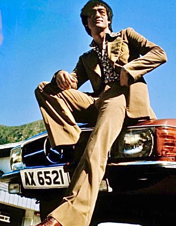 BRUCE LEE Mercedes-Benz 350SL (R107) 1/18, Hobbies & Toys, Memorabilia ...