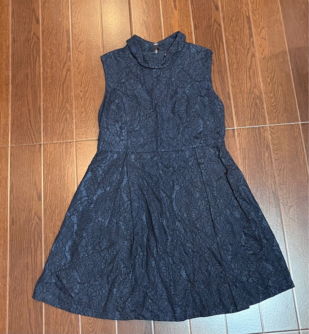 CLN mock neck sleeveless dress, Women's Fashion, Dresses & Sets ...