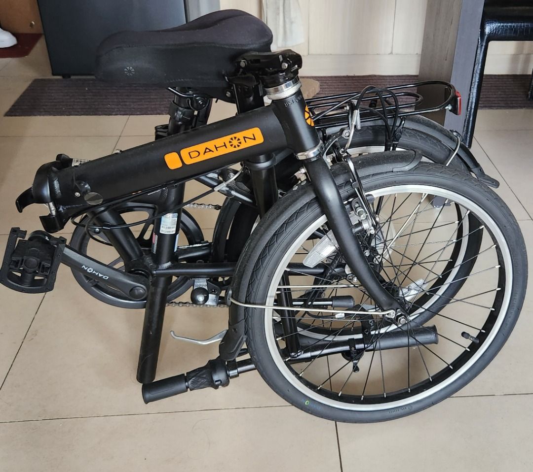 Dahon HIT D6 Folding Bicycle with Gear, Sports Equipment, Bicycles & Parts, Bicycles on Carousell