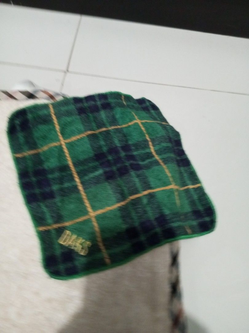 DAKS Bed Cover with 2 Daks Face Towel, Furniture & Home Living, Bedding & Towels on Carousell