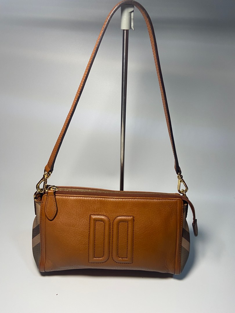 Daks shoulder bag, Luxury, Bags & Wallets on Carousell