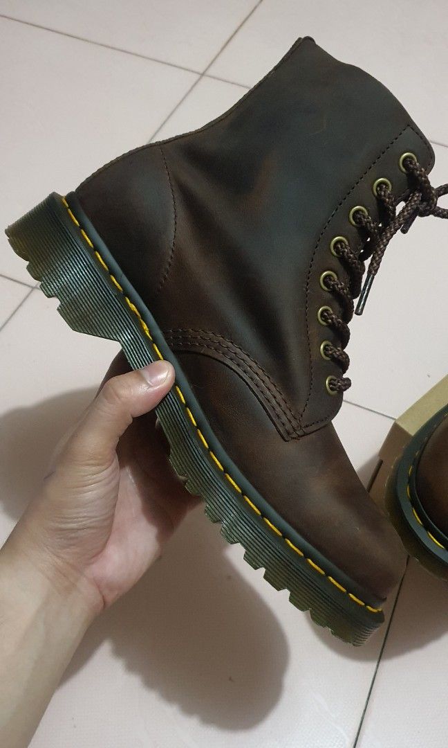 DMs 1460 CHESTNUT BROWN - WAXED FULL GRAIN, Men's Fashion, Footwear, Boots on Carousell