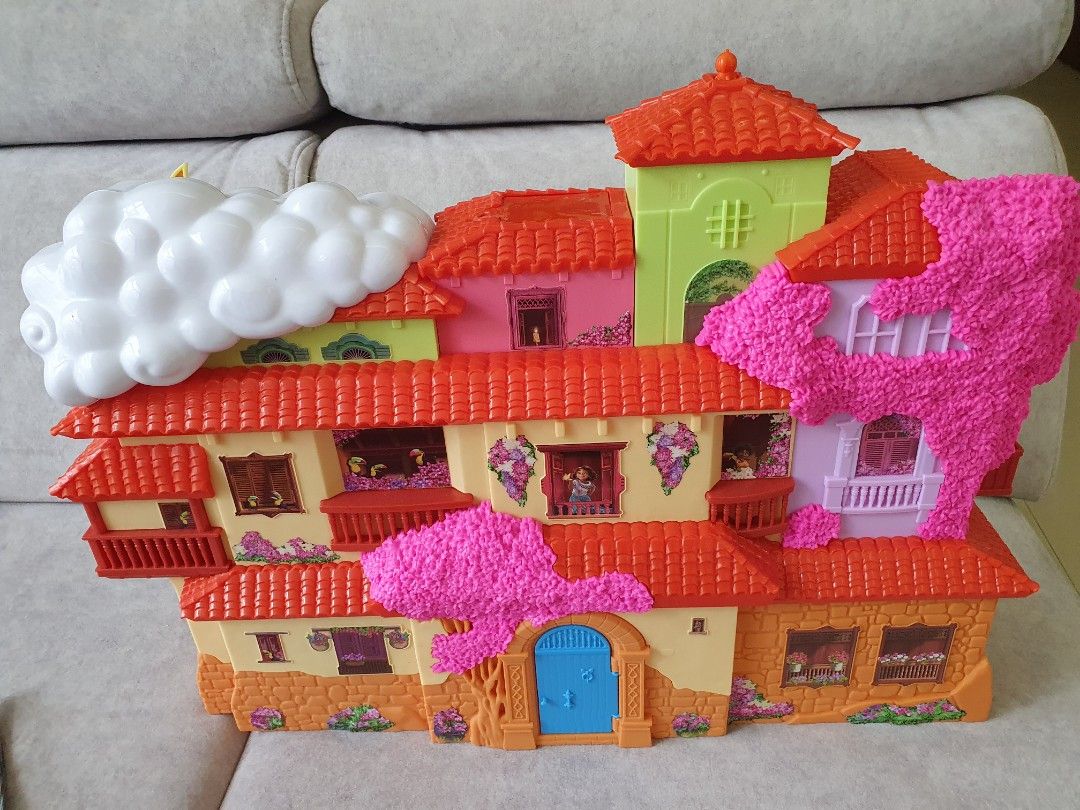 Encanto Playhouse Bundle, Hobbies & Toys, Toys & Games on Carousell
