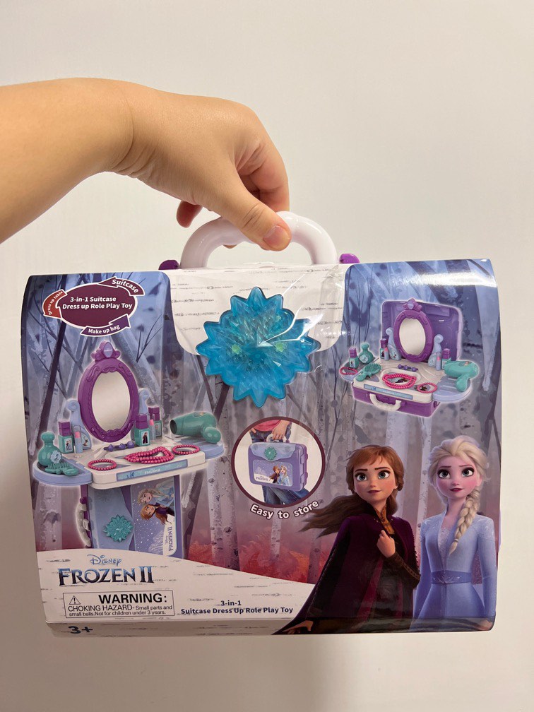 frozen II 3 in 1 suitcase dress up role play toy 冰雪奇缘 Elsa, 興趣及遊戲, 玩具 ...