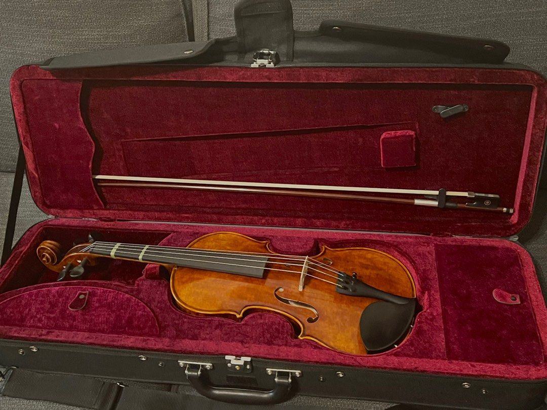 GCV Stradivari Violin 4/4, Hobbies & Toys, Music & Media, Musical ...