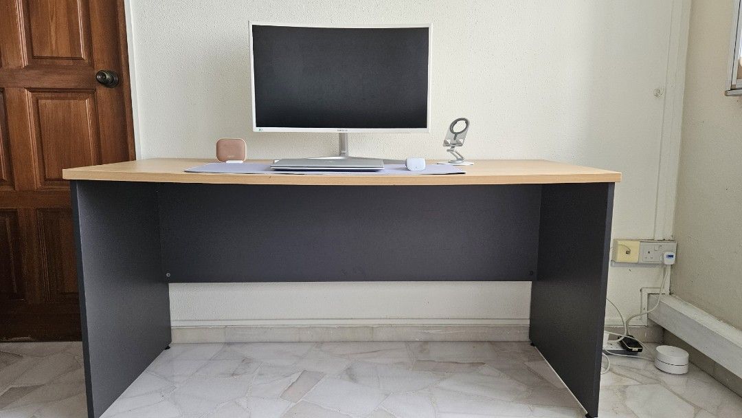 (Good Quality Complete WFH setup) Computer desk and Chair setup, with ...