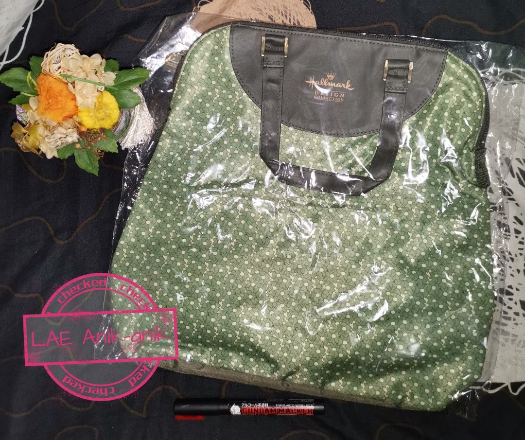 Hallmark Design Collection 2-way Backpack, Women's Fashion, Bags ...