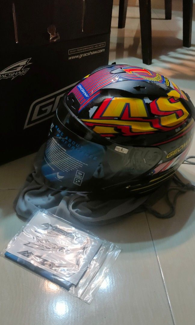 Helmets Helmet Gracshaw Geomax G555 Asean size L, Motorbikes on Carousell