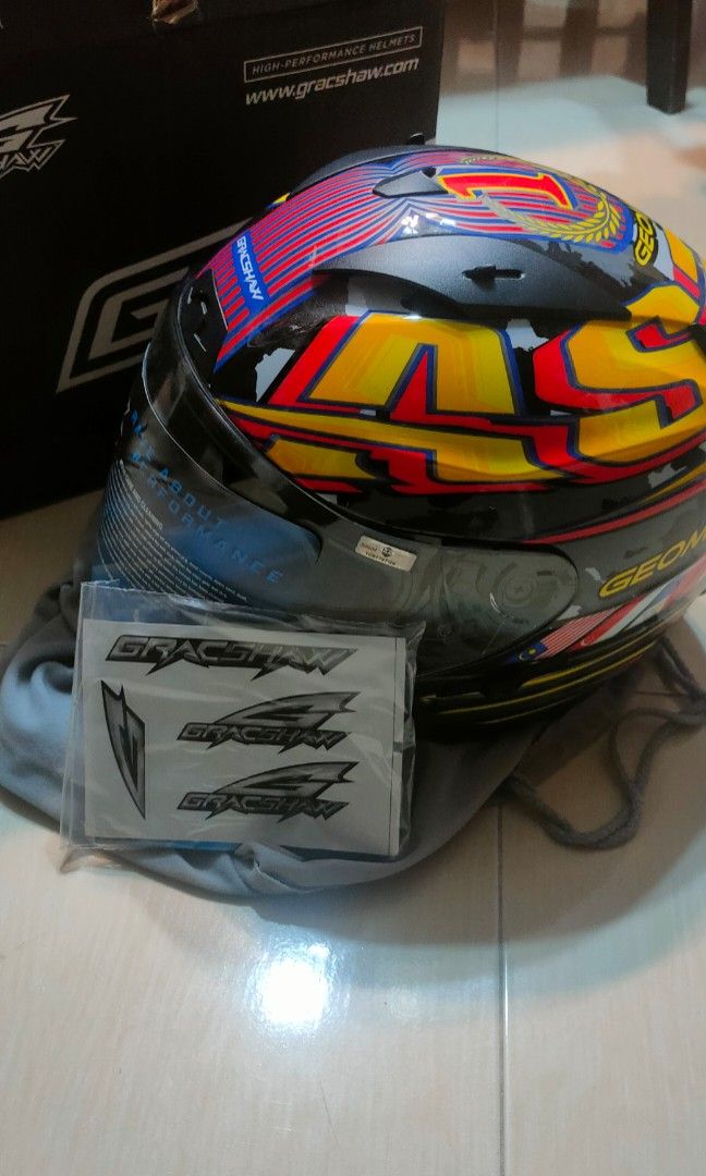 Helmets Helmet Gracshaw Geomax G555 Asean size L, Motorbikes on Carousell
