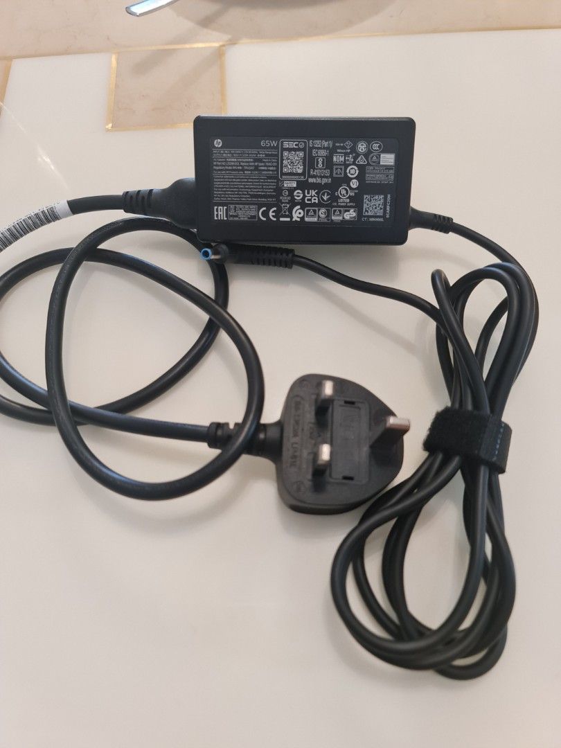 Hp Laptop Charger W Computers Tech Parts Accessories Chargers On Carousell