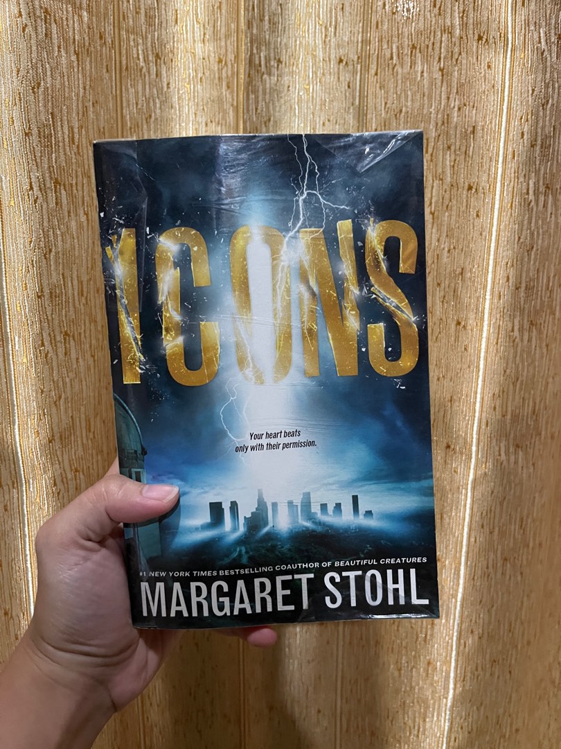 Icons by Margaret Stohl, Hobbies & Toys, Books & Magazines, Fiction ...