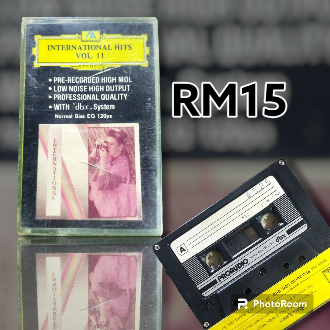 KASET cassette INTERNATIONAL HITS VOL 2, Hobbies & Toys, Music & Media, CDs & DVDs on Carousell
