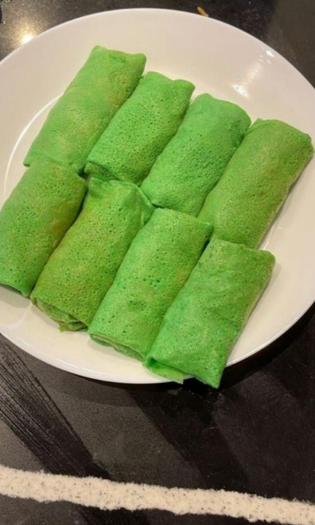 Kuih Dadar, Food & Drinks, Homemade Bakes on Carousell
