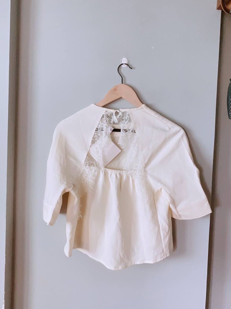 Le art boxy top in cream, Babies & Kids, Babies & Kids Fashion on Carousell