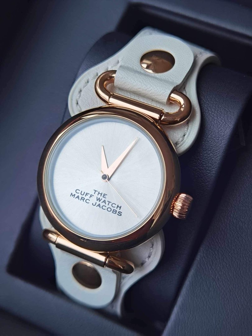 Marc Jacobs (the cuff watch & round watch), Women's Fashion, Watches ...