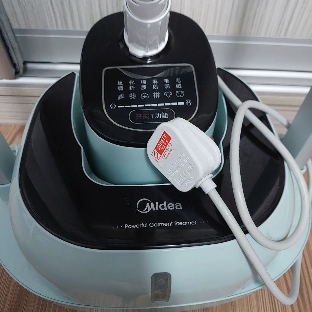 Midea steam iron, TV & Home Appliances, Irons & Steamers on Carousell
