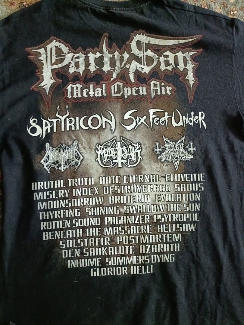 Music festivals merch, Men's Fashion, Activewear on Carousell