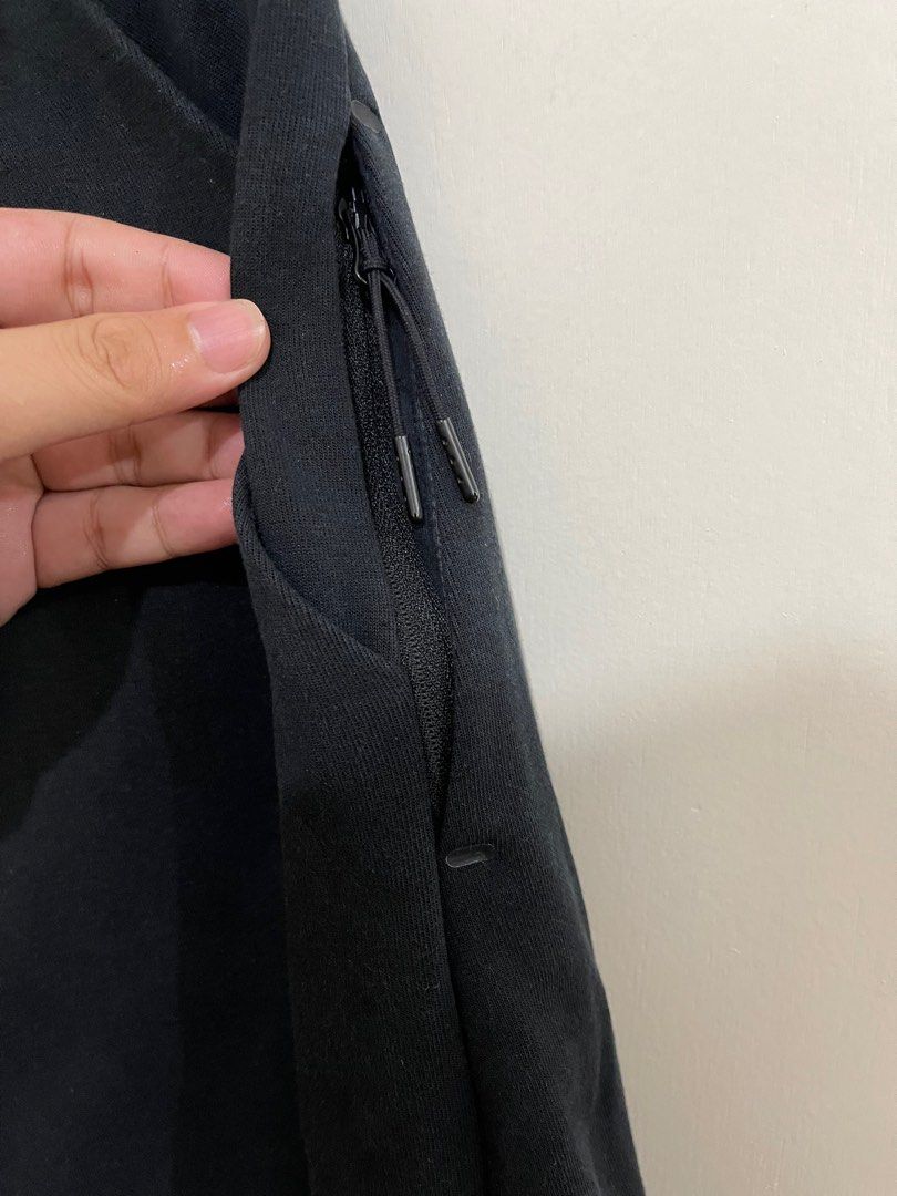 Nike TF Tech Fleece Shorts XL, Men's Fashion, Bottoms, Shorts on Carousell