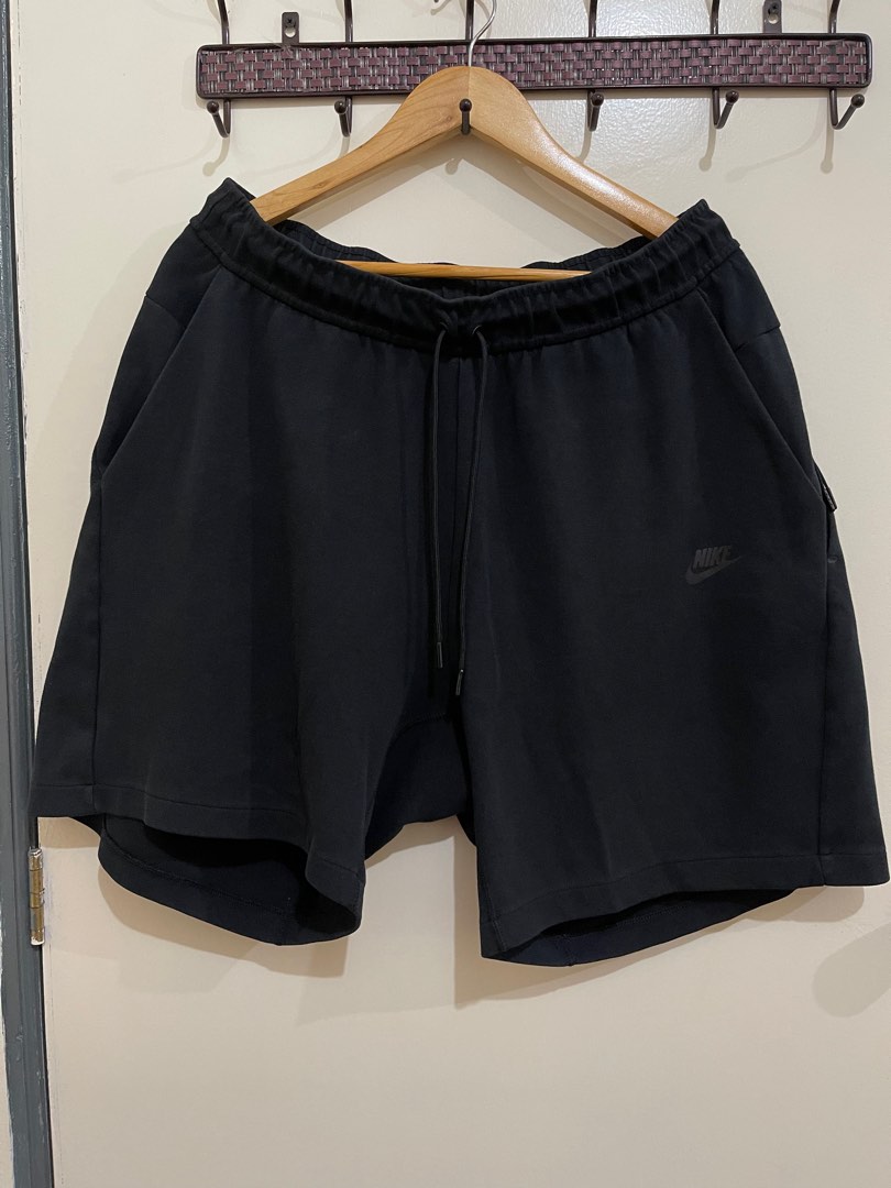 Nike TF Tech Fleece Shorts XL, Men's Fashion, Bottoms, Shorts on Carousell
