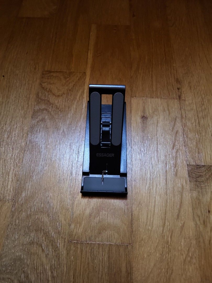 Phone stand, Mobile Phones & Gadgets, Other Gadgets on Carousell