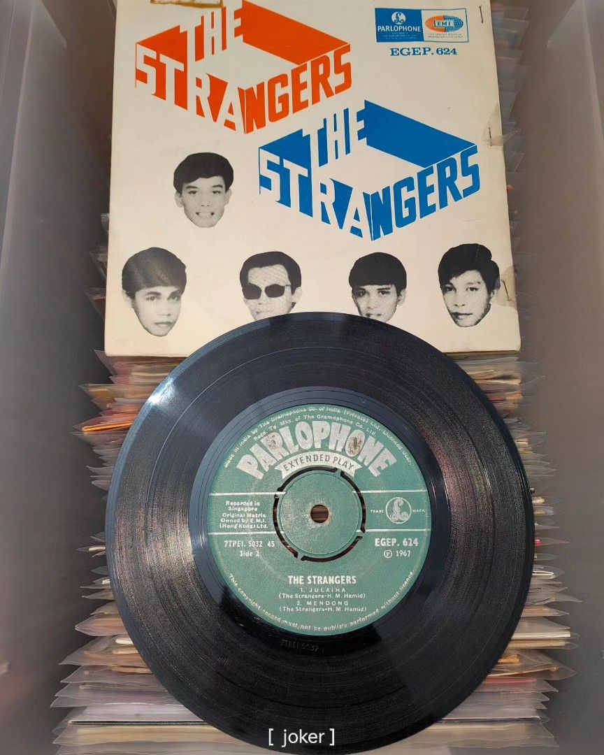 PIRING HITAM / VINYL / EP / LP THE STRANGERS, Audio, Other Audio ...