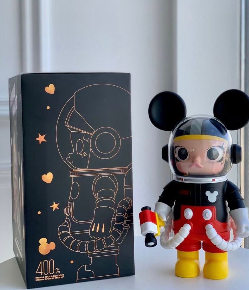 Pop mart molly Mickey and Minnie 400%, Hobbies & Toys, Toys & Games on ...