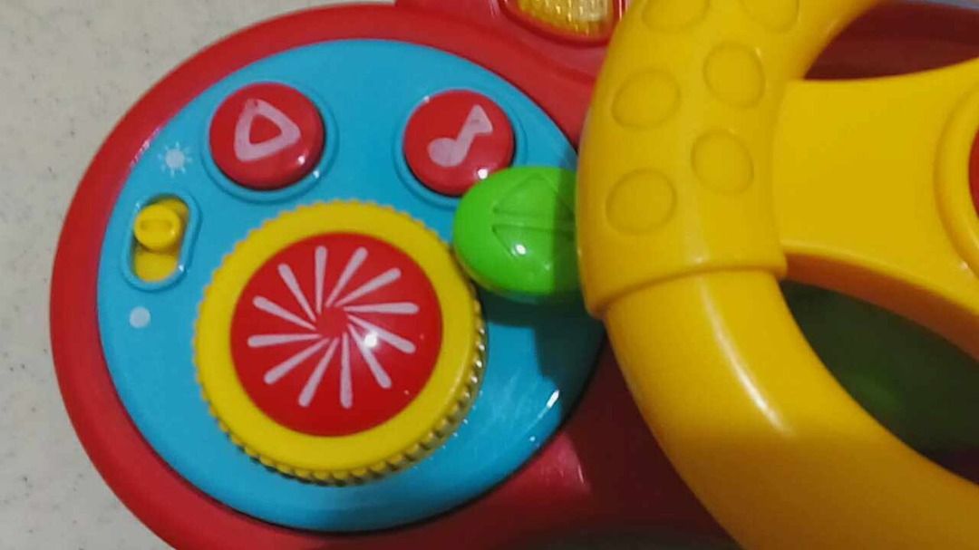 PRELOVED Infunbebe Play 'n Learn Driver steering wheel toy, Hobbies ...