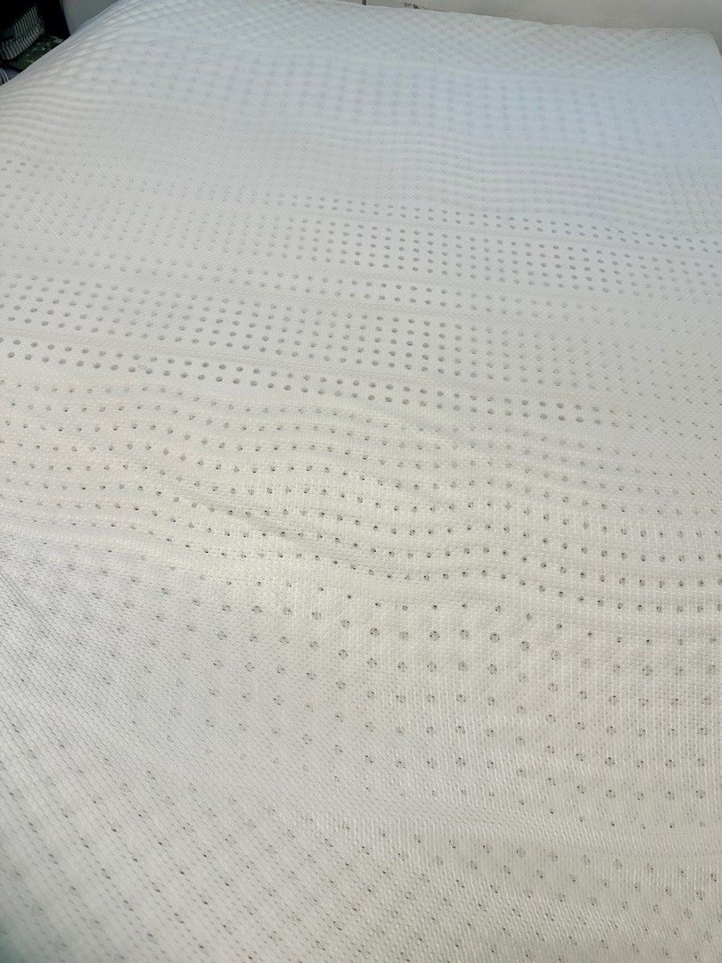 Queen seiz 10% Thailand latex mattress topper, Furniture & Home Living ...