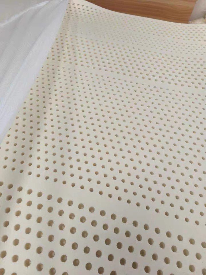 Queen seiz 10% Thailand latex mattress topper, Furniture & Home Living ...