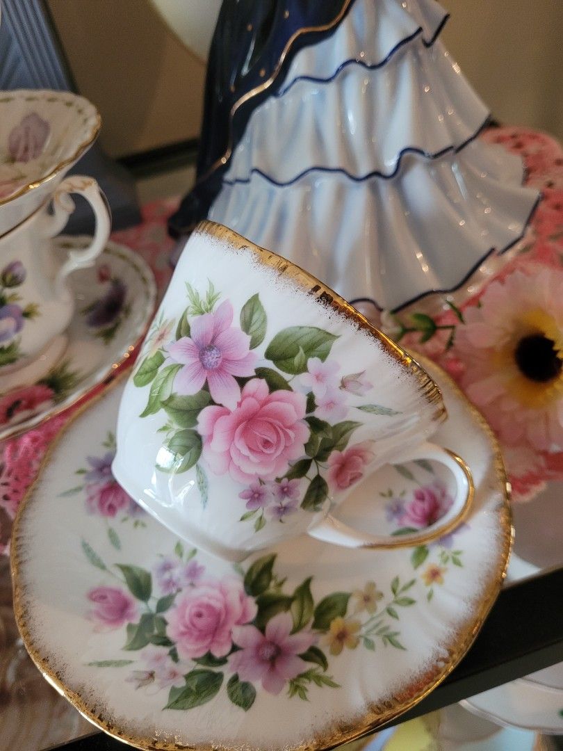 Queens fine bone china du, Hobbies & Toys, Memorabilia & Collectibles ...