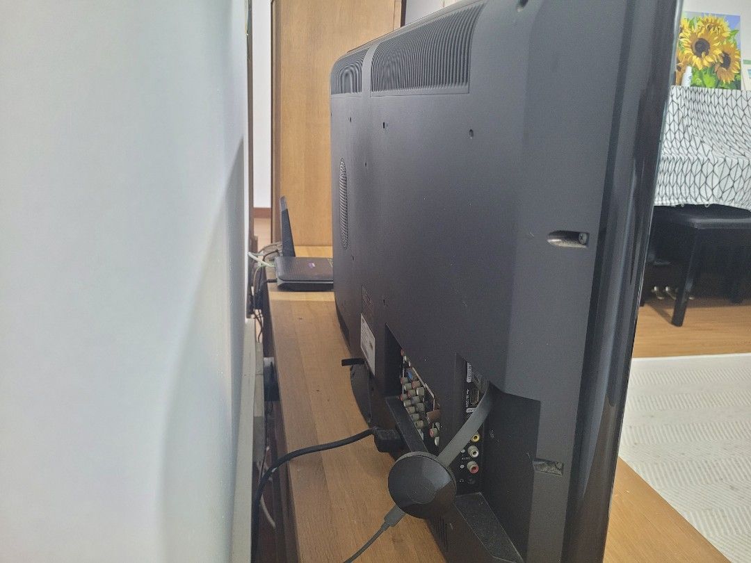 Samsung Not Smart TV 32, TV & Home Appliances, TV & Entertainment, TV ...