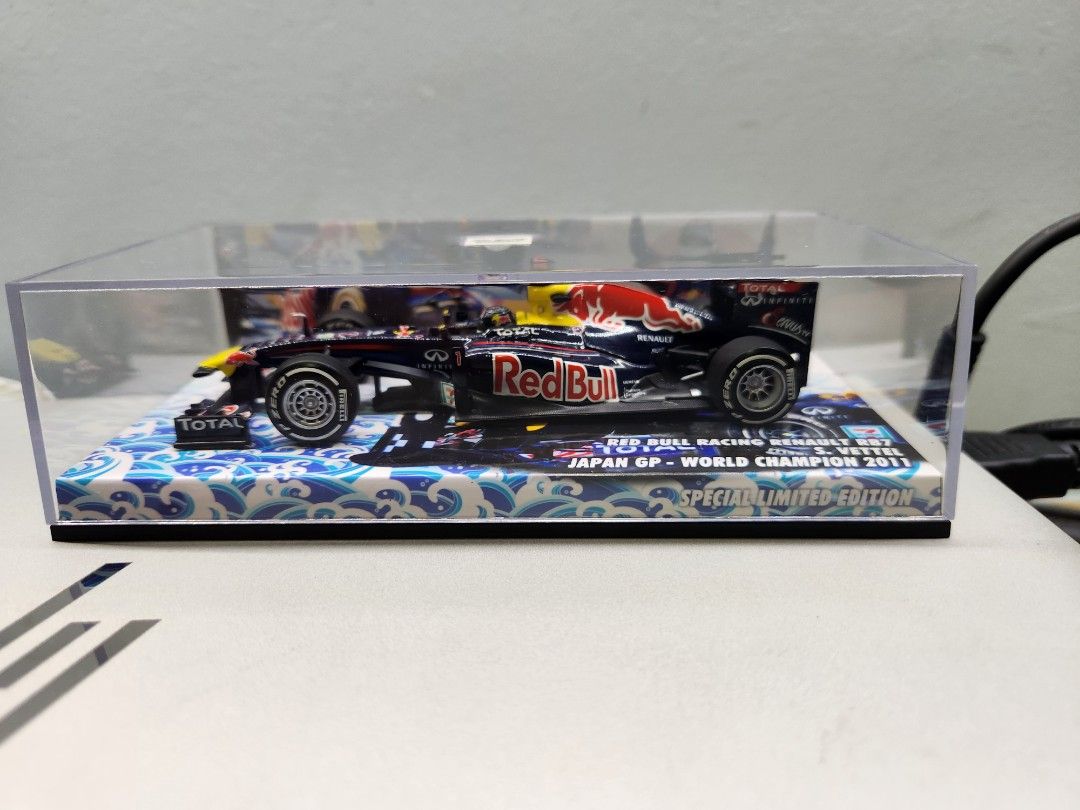 Sebastian Vettel RB7 2011 Japan GP World Champion, Hobbies & Toys ...