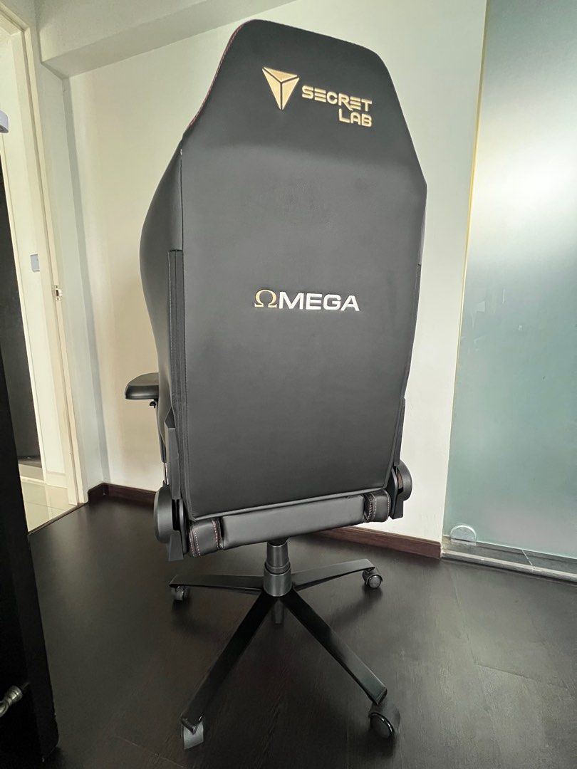 Secretlab Omega Gaming Chair, Furniture & Home Living, Furniture ...