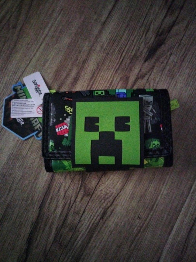 Smiggle wallet Minecraft, Babies & Kids, Babies & Kids Fashion on Carousell