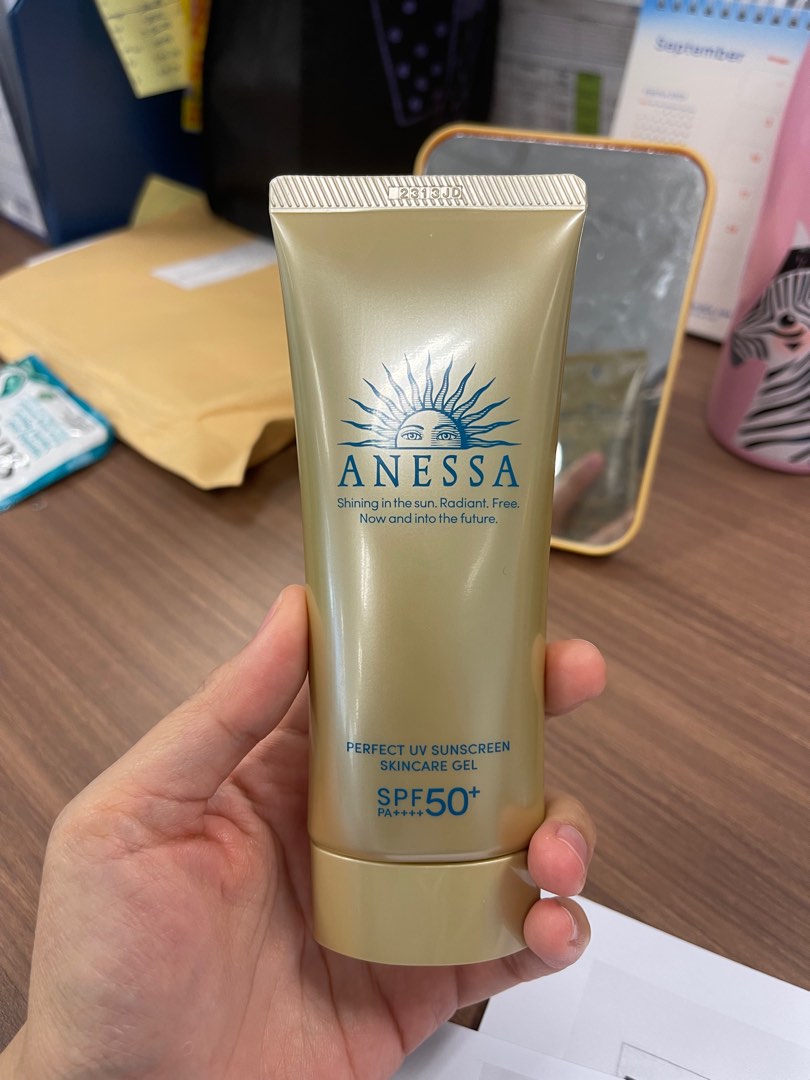 Sunscreen anessa, Kesehatan & Kecantikan, Rias Wajah di Carousell