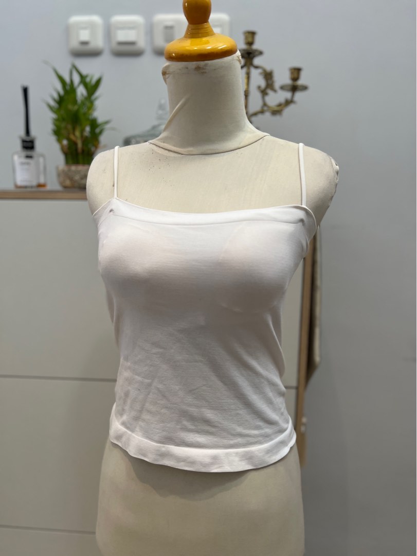 tanktop putih ada cup bra nya / busa nya putih bersih no defect seperti ...