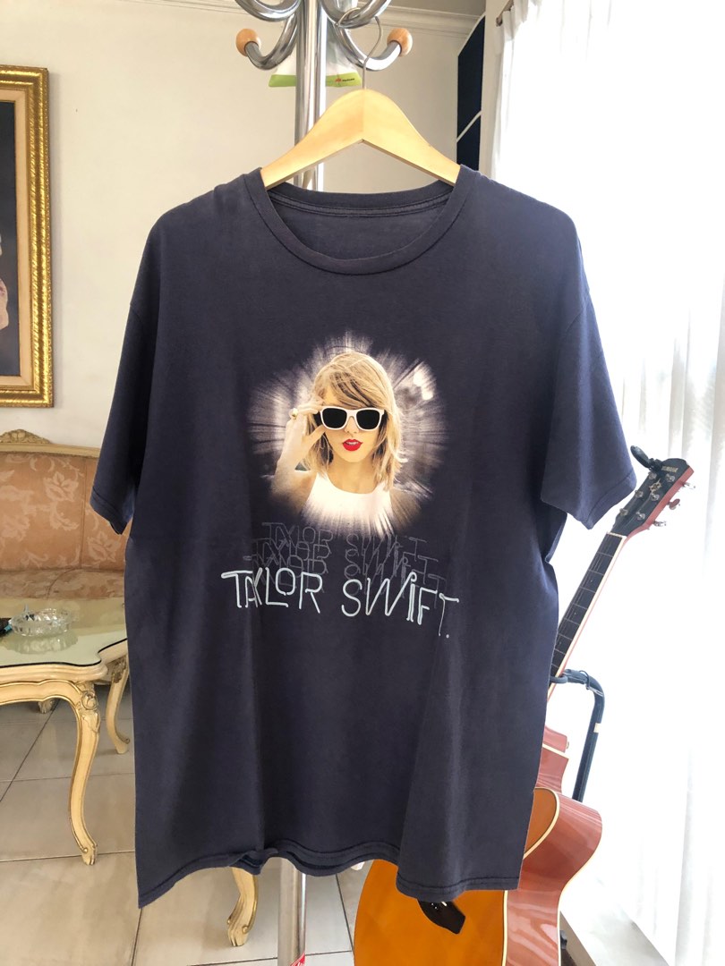 Taylor Swift 1989 Tour Merch T-Shirt, Fesyen Wanita, Pakaian Wanita ...