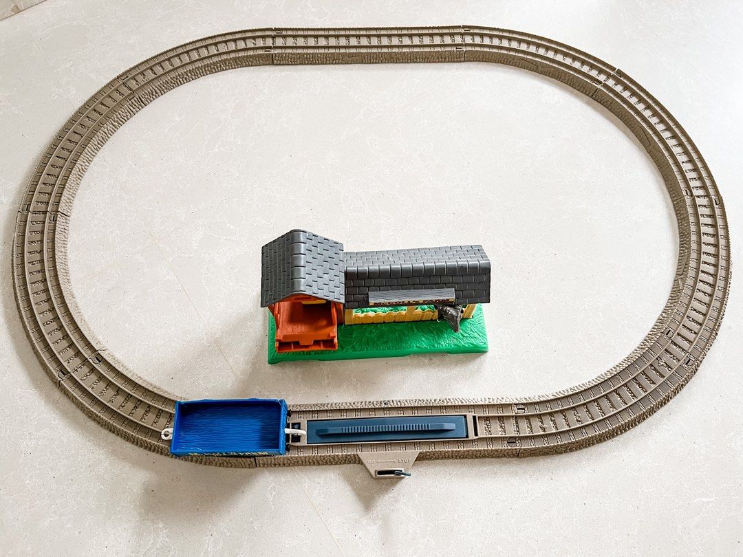 Thomas & Friends Trackmaster Farmer Mccalls Farm, Hobbies & Toys, Toys ...