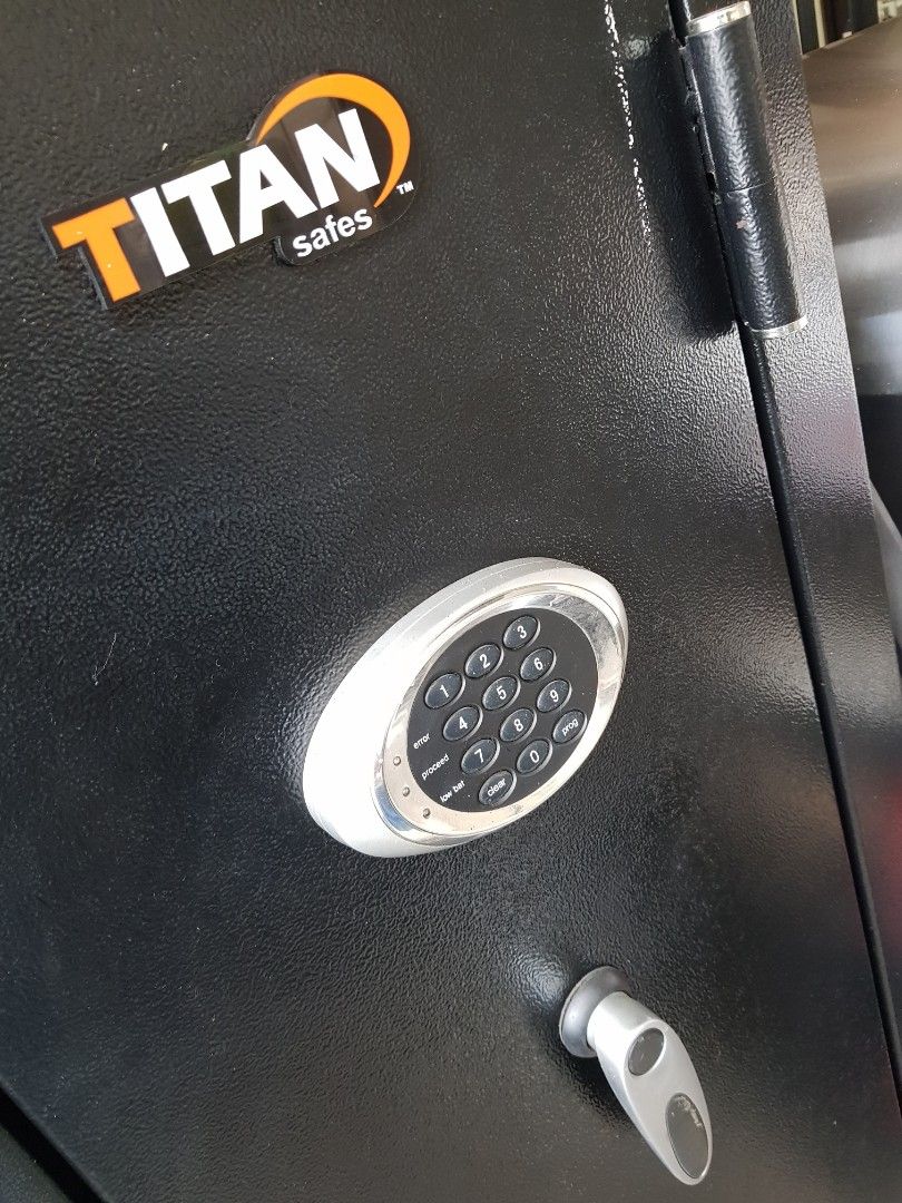 Titan Digital Heavyduty Fireproof Gun Convertible Rifle Electronic Safe Adjustable Shelves for ...