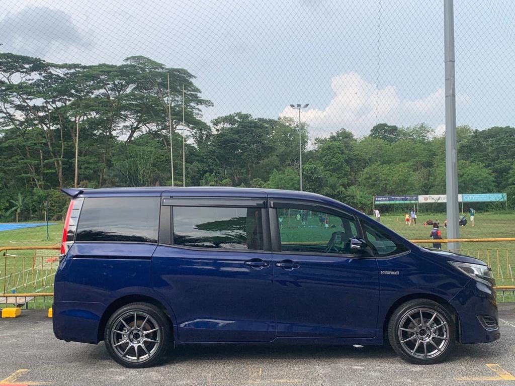 Toyota Noah Hybrid 1.8A X Auto, Cars, Used Cars on Carousell