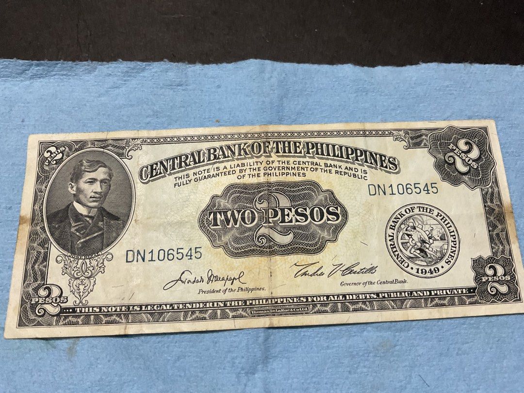 Two pesos English series Good Condition, Hobbies & Toys, Memorabilia ...