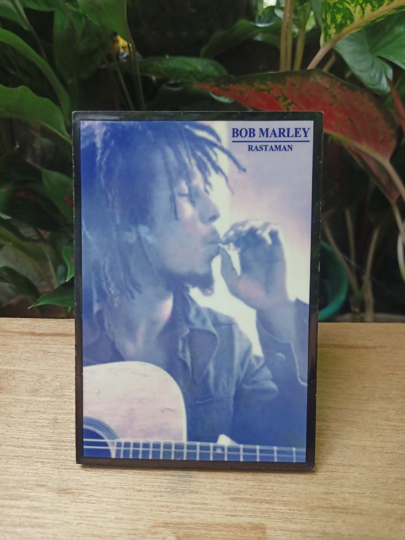 vintage Bob Marley collectible may stand pwede din isabit 300, Hobbies ...